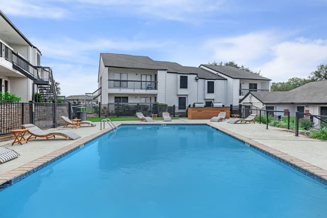Apartments in North Austin | Gallery | Aviva at North Plaza